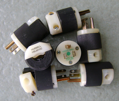 Hubble 3 pin plug ( Used ) Sold