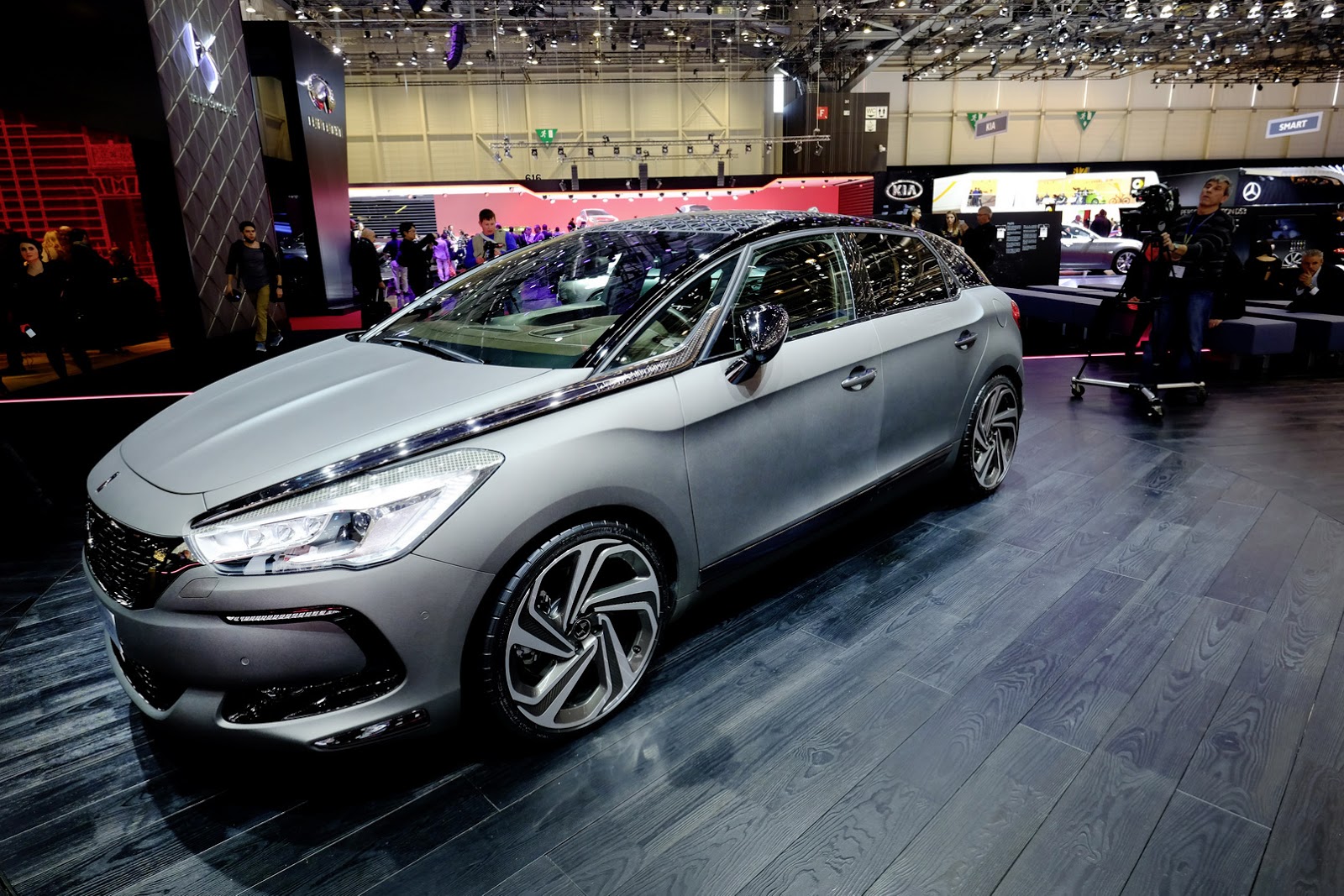 2015 - [DS/Citroën] DS 5 Restylée - Page 24