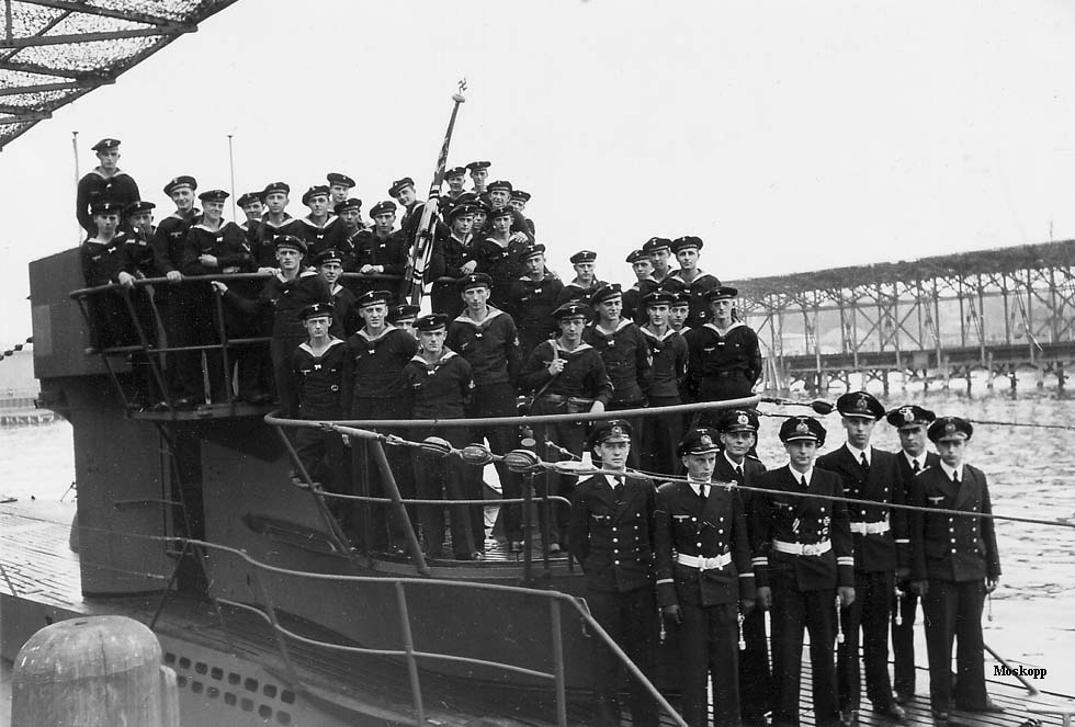photos de sous-marin et de leur équipage