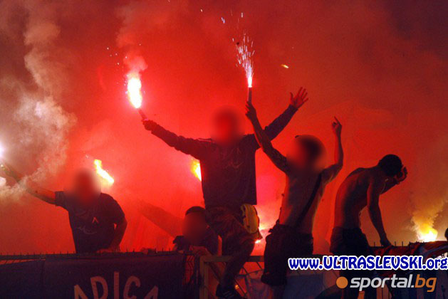Ultras Choreos (Pyro, Flags, Smokes) - Page 6