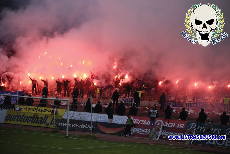 Ultras Choreos (Pyro, Flags, Smokes) - Page 6