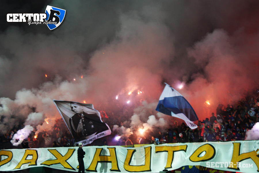 Ultras Choreos (Pyro, Flags, Smokes) - Page 6