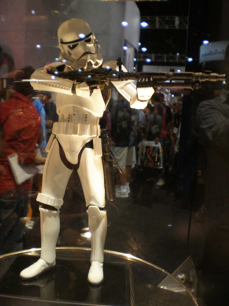 Gentle Giant - Stormtrooper Statue - Page 2