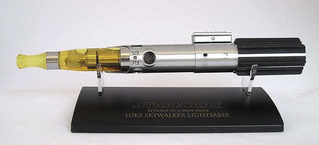 Custom Master Replicas .45 Luke ANH Lightsaber e-Cigarette Mod (vaping ...