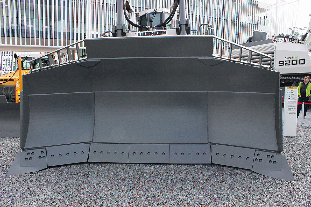 dozer Liebherr 776