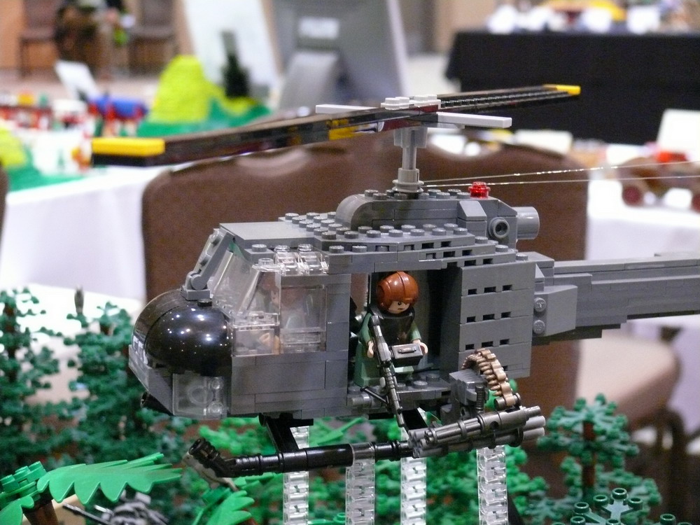 Tái hiện chiến tranh Việt Nam qua trò chơi xếp hình Legos