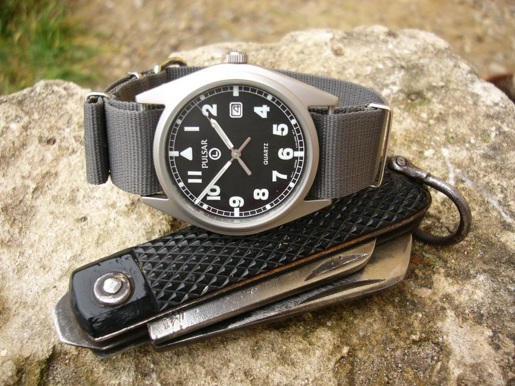 PULSAR G10 armée Britanique et version civile du chrono