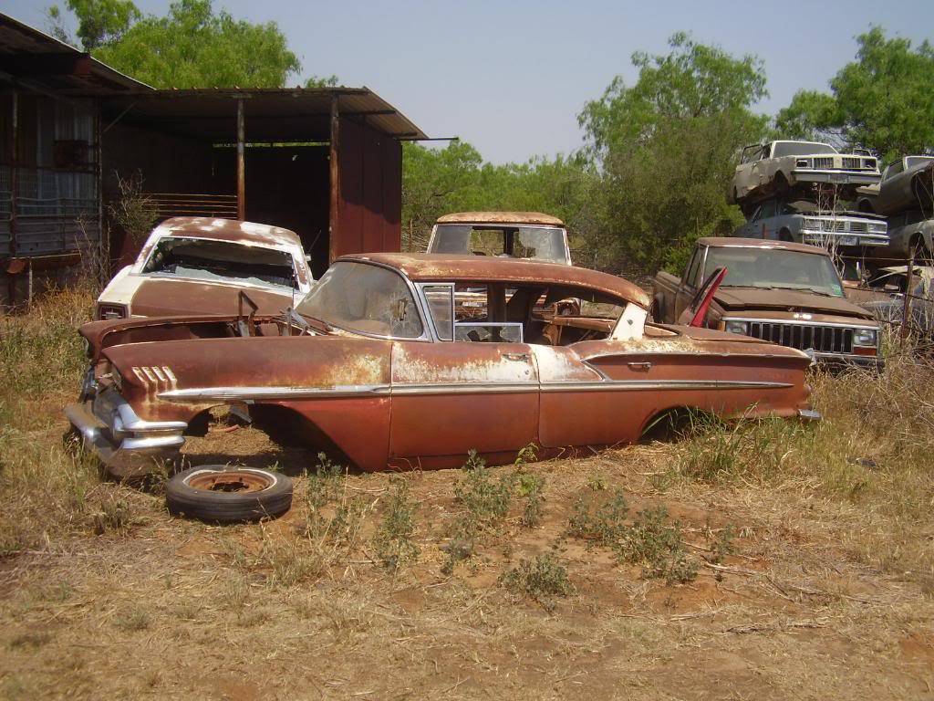 John's Salvage Co in Sequin TX plus other PICS. Sat Road Tripping!