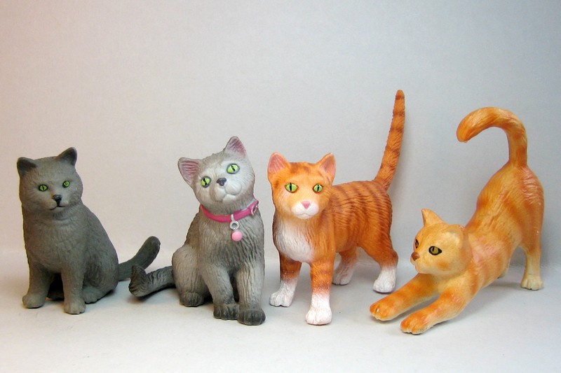 The new Bullyland cats, whales, some horses ...and a VERY unusual king