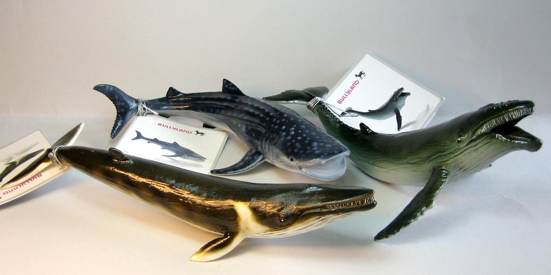 The new Bullyland cats, whales, some horses ...and a VERY unusual king