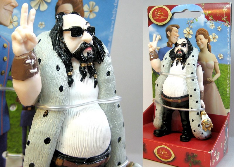 The new Bullyland cats, whales, some horses ...and a VERY unusual king