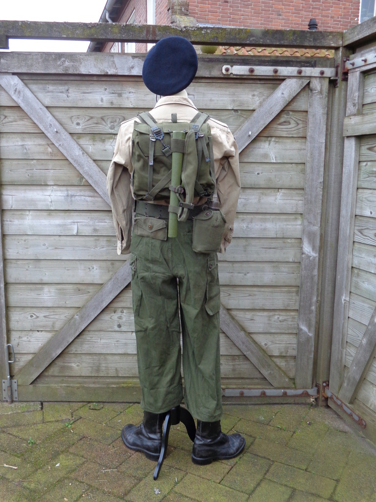 Dutch army loadout displays (cold war era)