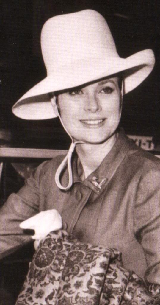 GRACE 1929 - 2009