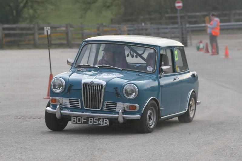 pictures of riley elf race cars