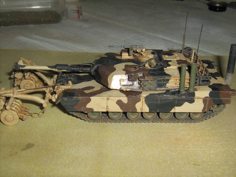[TRUMPETER] CHRYSLER DEFENSE M1 ABRAMS char de déminage avec des ...