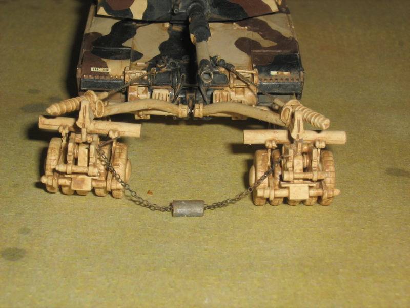 [TRUMPETER] CHRYSLER DEFENSE M1 ABRAMS char de déminage avec des ...