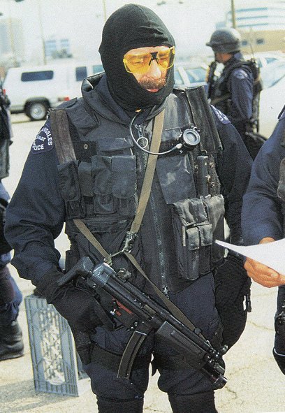 [轉載]LAPD SWAT裝備指南(人身裝備篇)