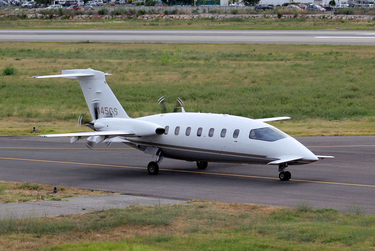 PIAGGIO P180 AVANTI II