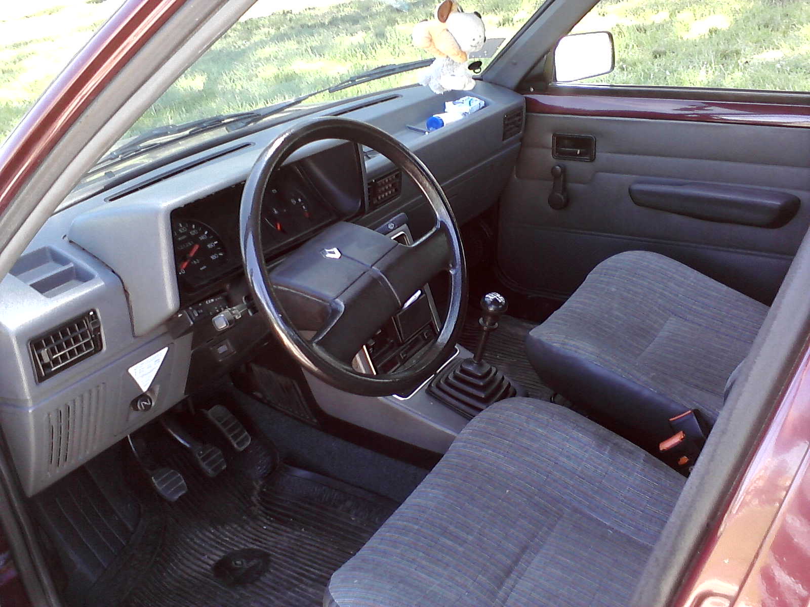 Presentando mi nueva maquina..... Renault 9