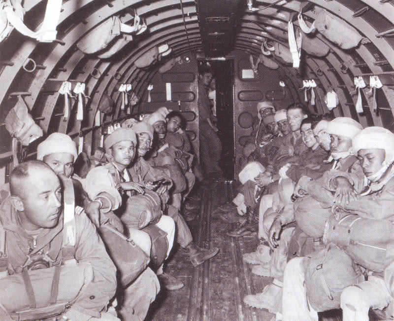 [Parachutes] Les parachutes dans l'armée Française depuis 1945 (Armée ...