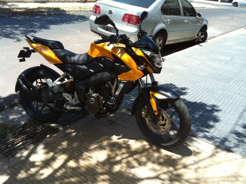 Rouser 200 NS - Corrientes