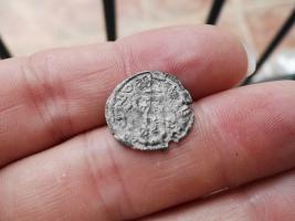 Ayuda con moneda desconocida de plata