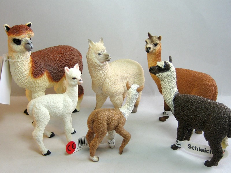 Alpaca, Bullyland 2004 Wild Animals, walk around