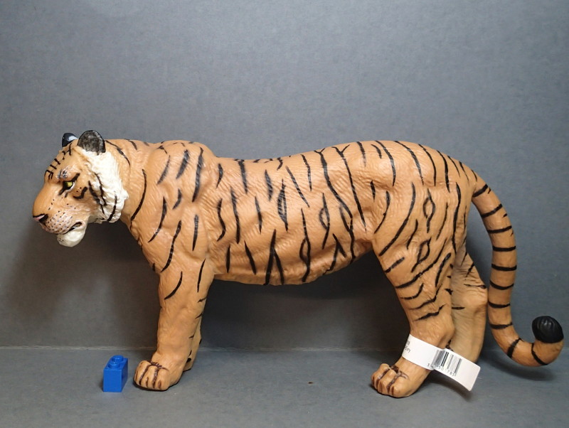 The LARGE tiger 50178 from Papo 2016 :-)