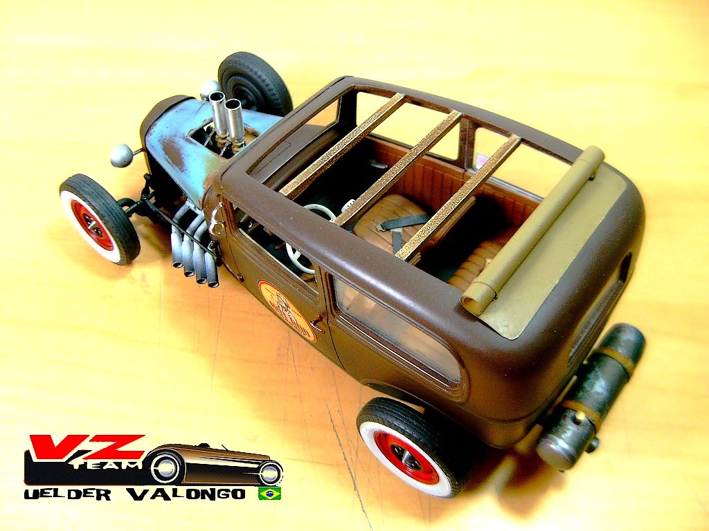 32 Ford Sedan Rat Rod- MADE IN BRAZIL
