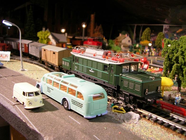Kleinbahn E 1020.027 grün