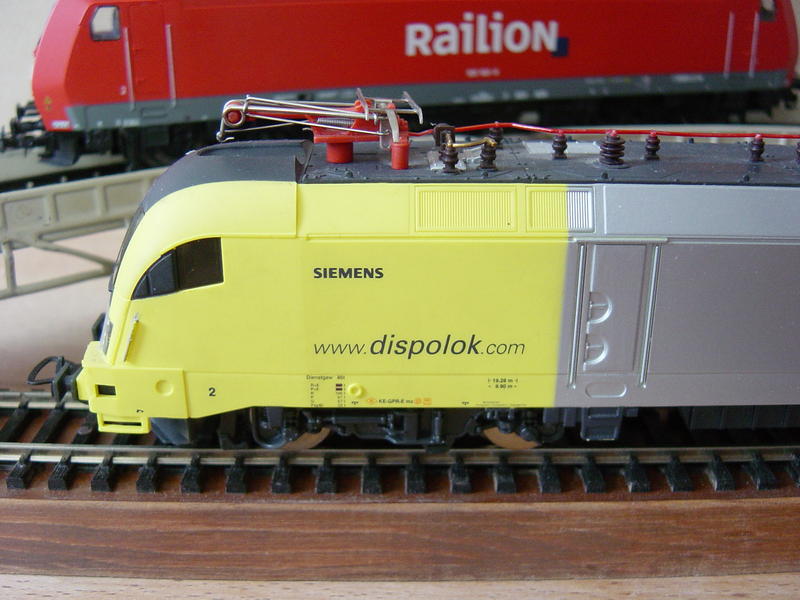 Taurus "dispolok.com" und BR 185 "Railion"