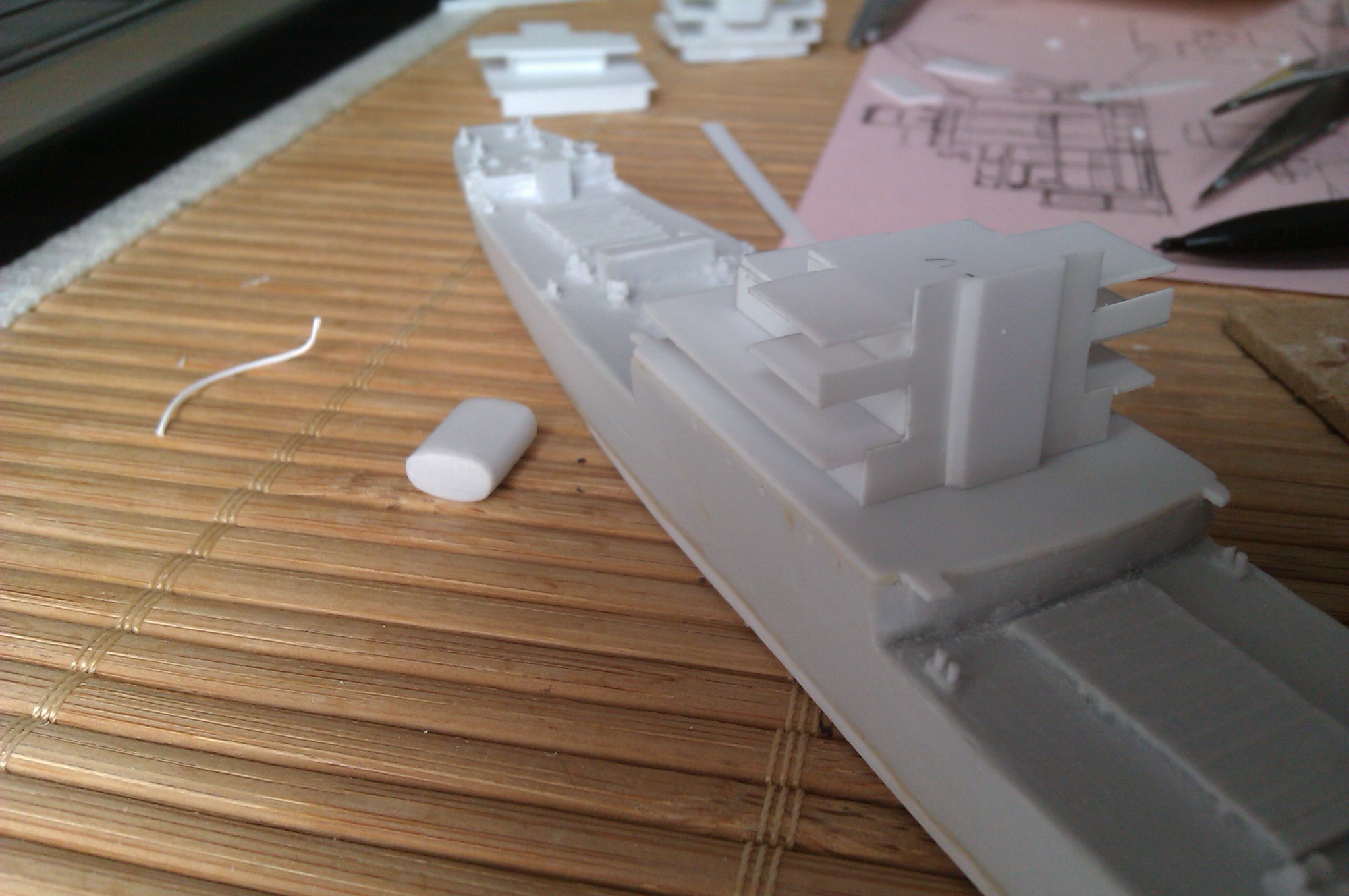 USS Thurston 1/700 à partir du kit Armerican scout de Loose cannon