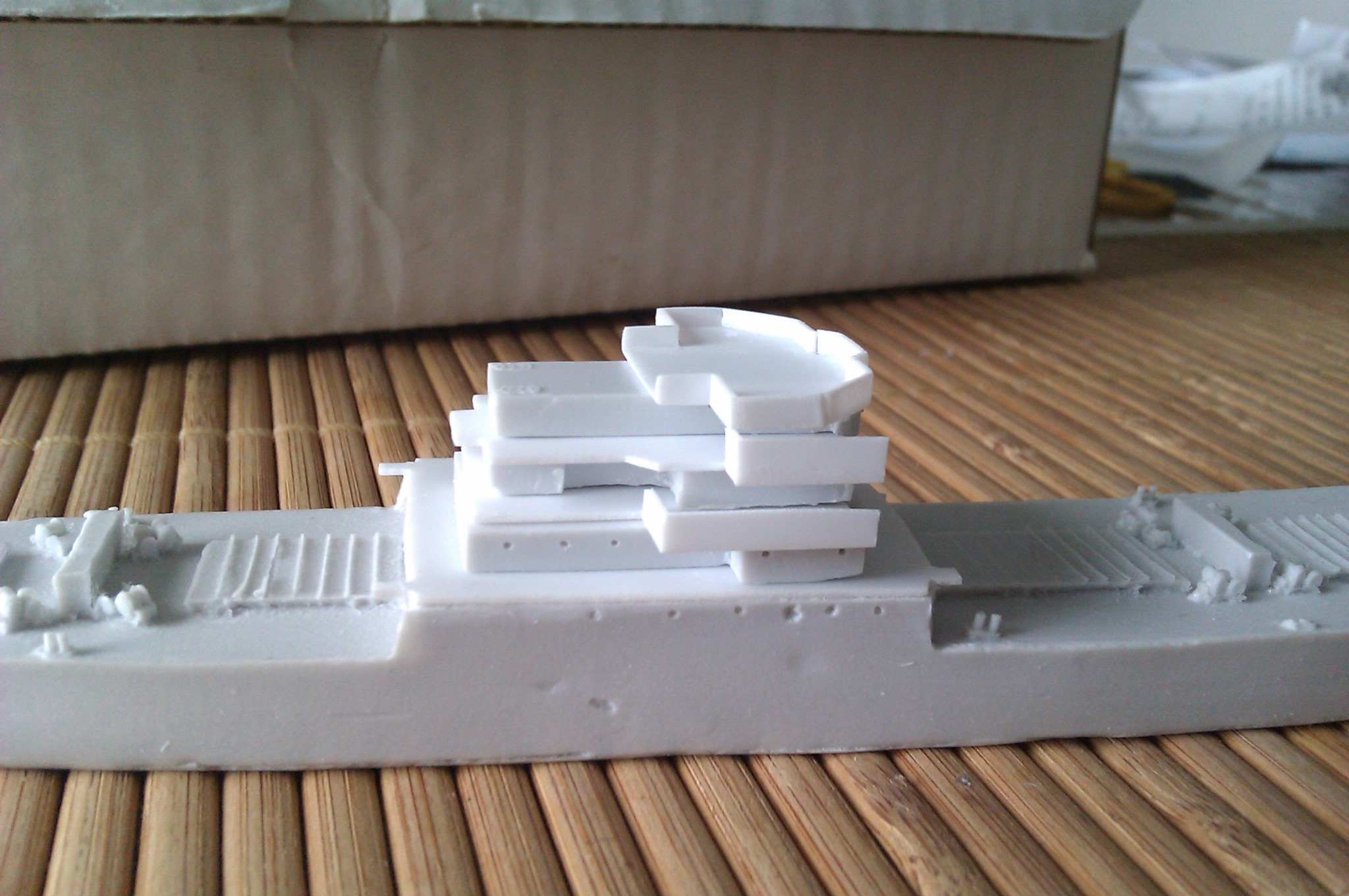 USS Thurston 1/700 à partir du kit Armerican scout de Loose cannon