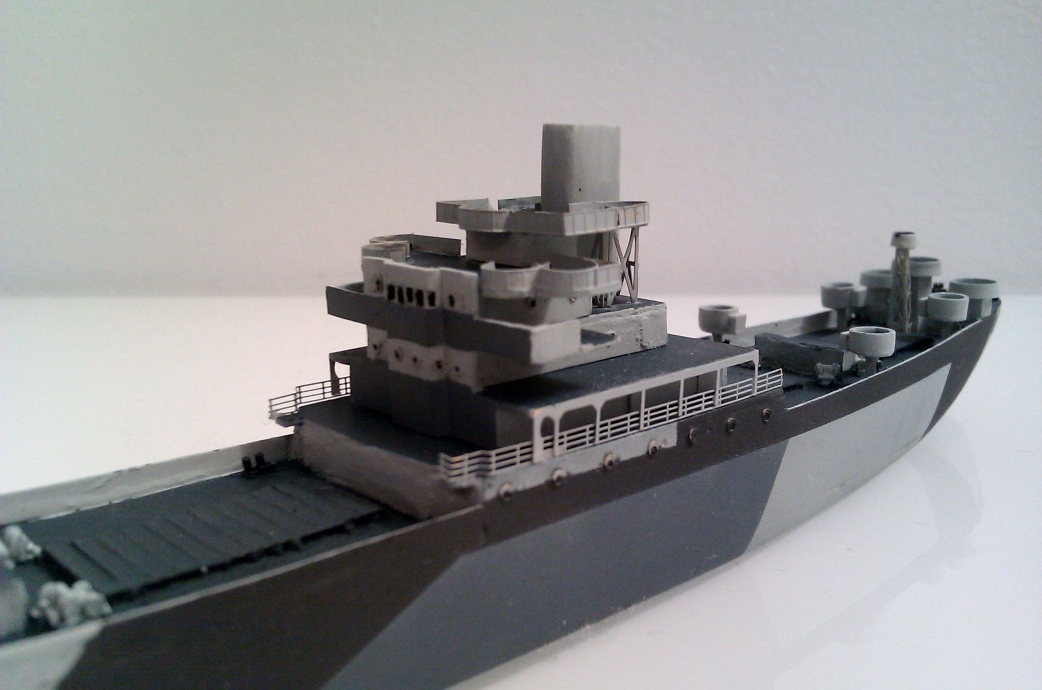 USS Thurston 1/700 à partir du kit Armerican scout de Loose cannon