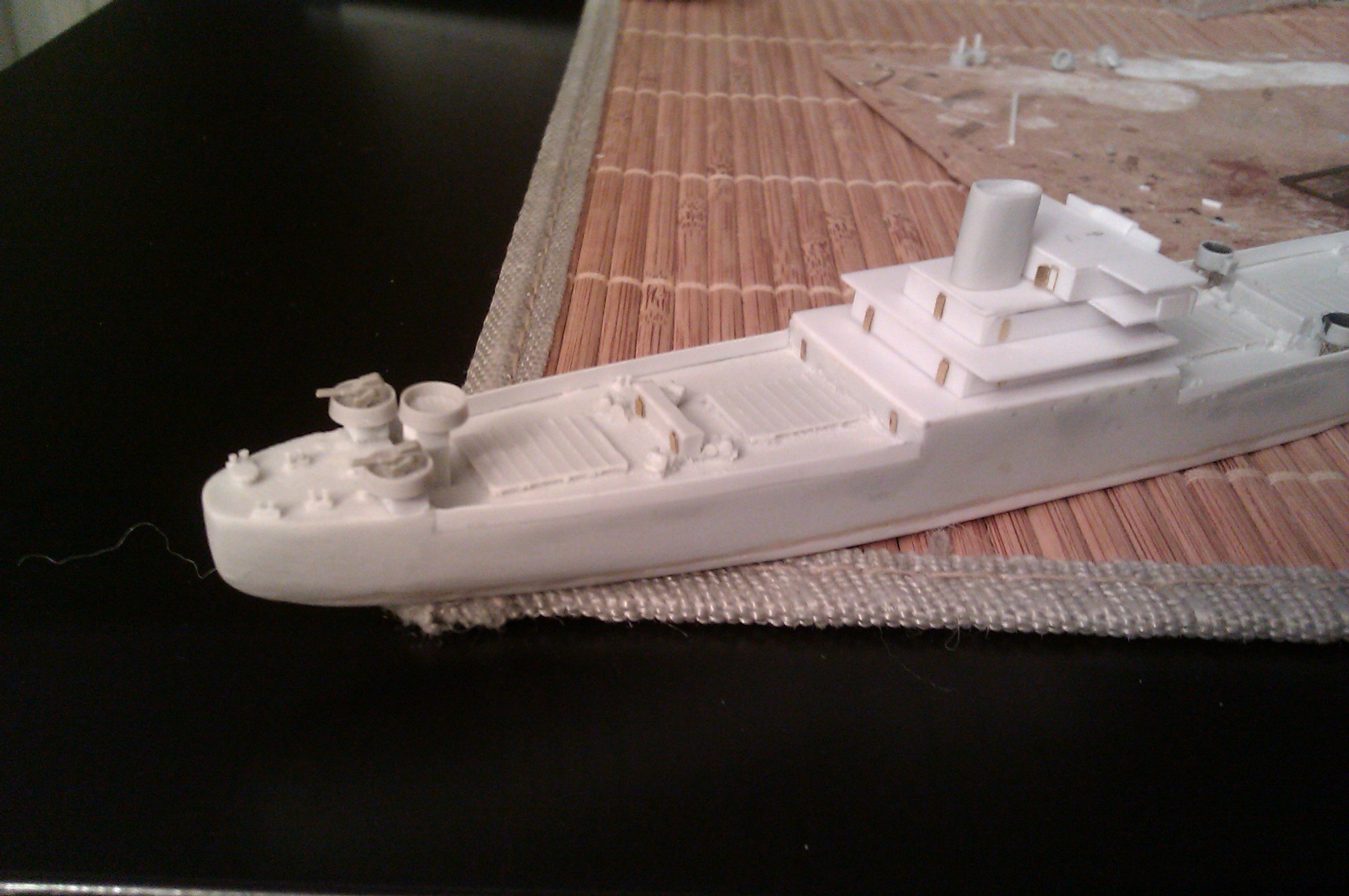 USS Thurston 1/700 à partir du kit Armerican scout de Loose cannon