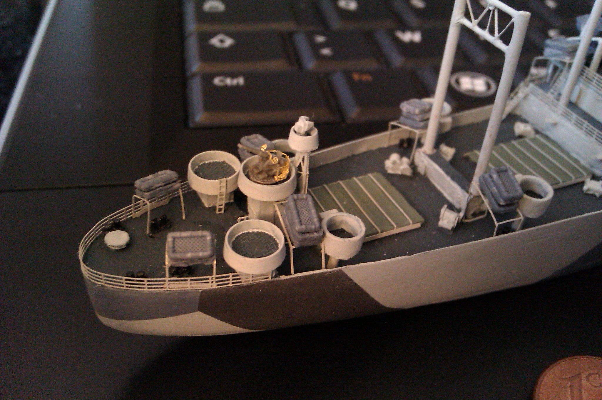 USS Thurston 1/700 à partir du kit Armerican scout de Loose cannon