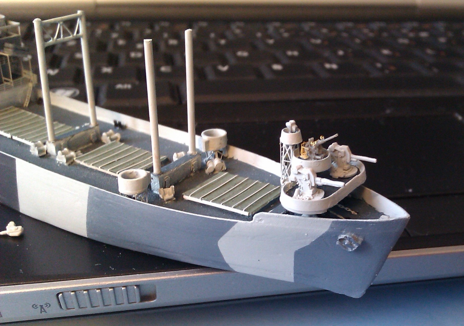 USS Thurston 1/700 à partir du kit Armerican scout de Loose cannon