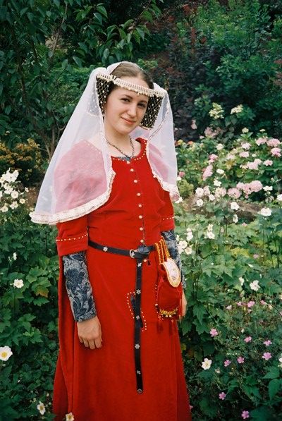 Montiel siglo XIV (Moda Mujeres Cristianas)