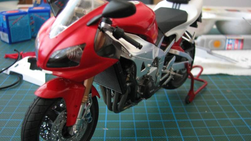 YAMAHA YZF R1 [Tamiya 1:12] + Lady "Need for Speed" [Legend Productions]