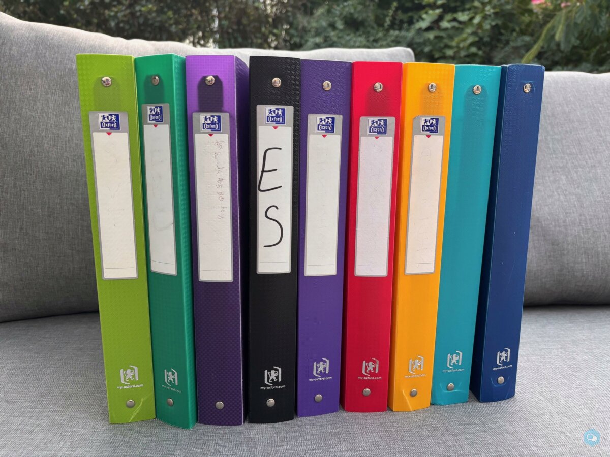 9 classeurs Section Matériels scolaires à
