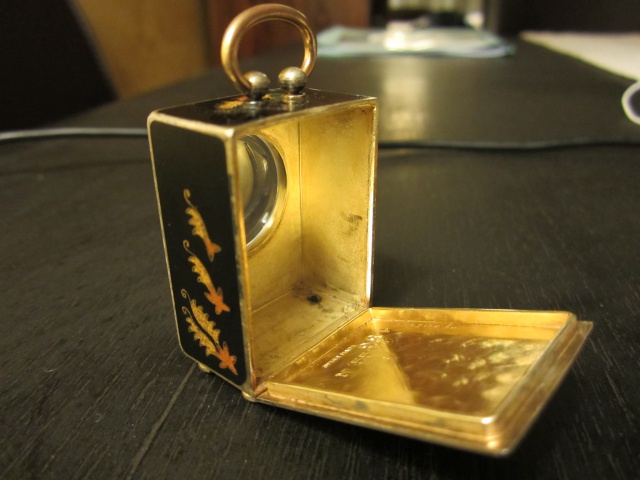 Questions - Horloge Miniature vintage