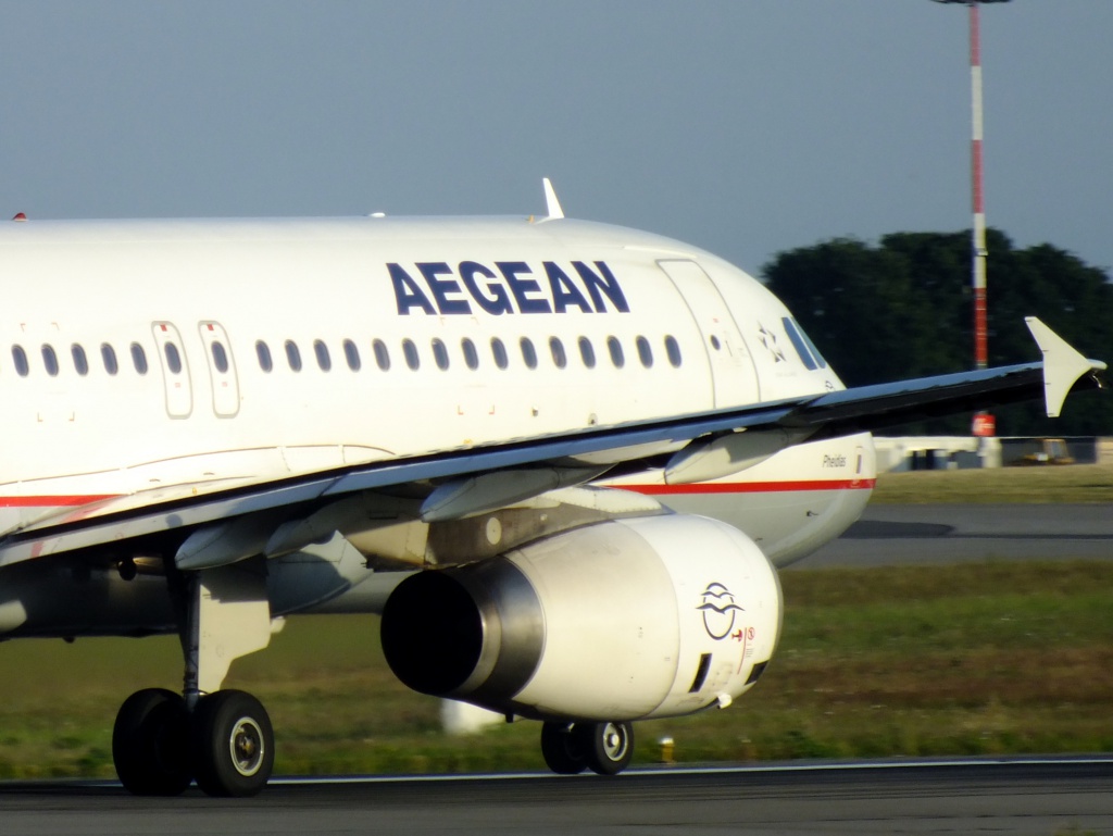 [25/09/2010] Airbus A320 (SX-DVU) Aegean Airlines "Acropolis Museum"