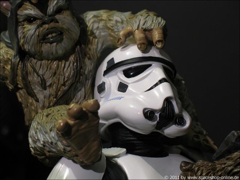 "Fall of the Empire" – Ewoks vs. Stormtrooper Diorama