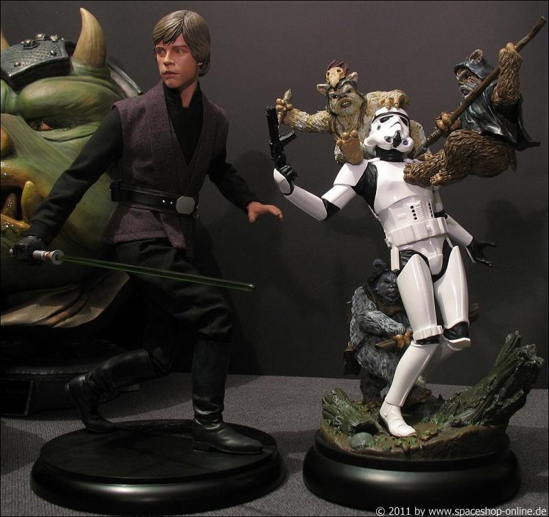 "Fall of the Empire" – Ewoks vs. Stormtrooper Diorama