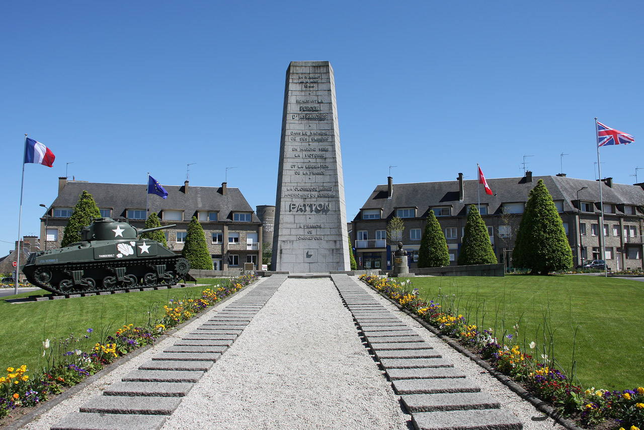 “Thunderbolt” Place du Général Patton Avranches (50)
